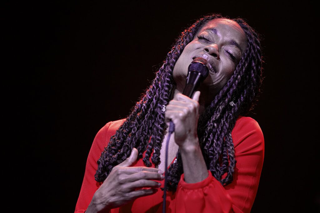 Uniek samengaan van Izaline Calister, Ed Verhoeff en Ilja Reijngoud ...